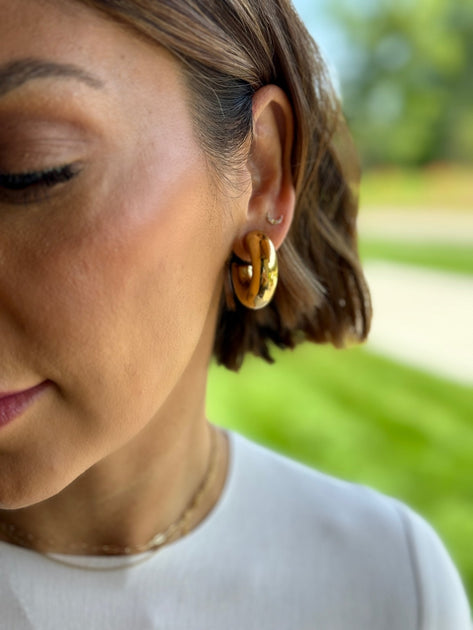 Kelly Tube Hoop Earring (Gold) – theClothesRak